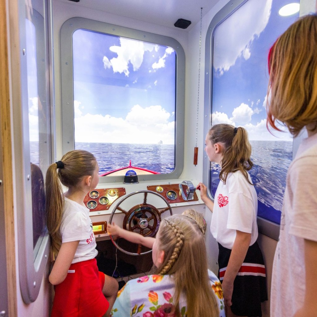 Stichting Edwin Bouw Fonds opening nieuwe spel-en speelfaciliteiten Bio ...